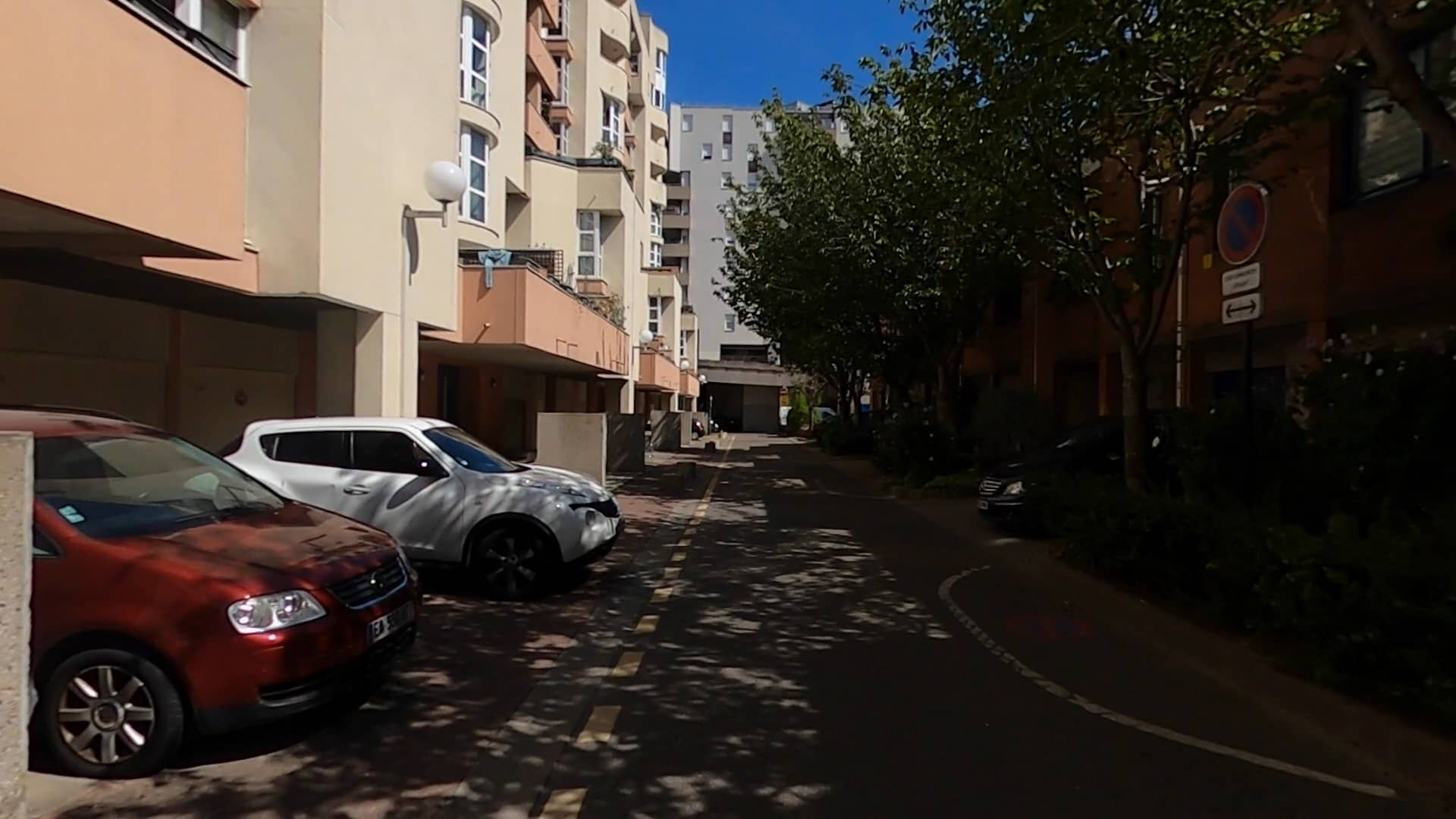 Appartement à louer 2 P - Rue Alphonse Laveran - Évry - 91000 - EXT.mp4 ...