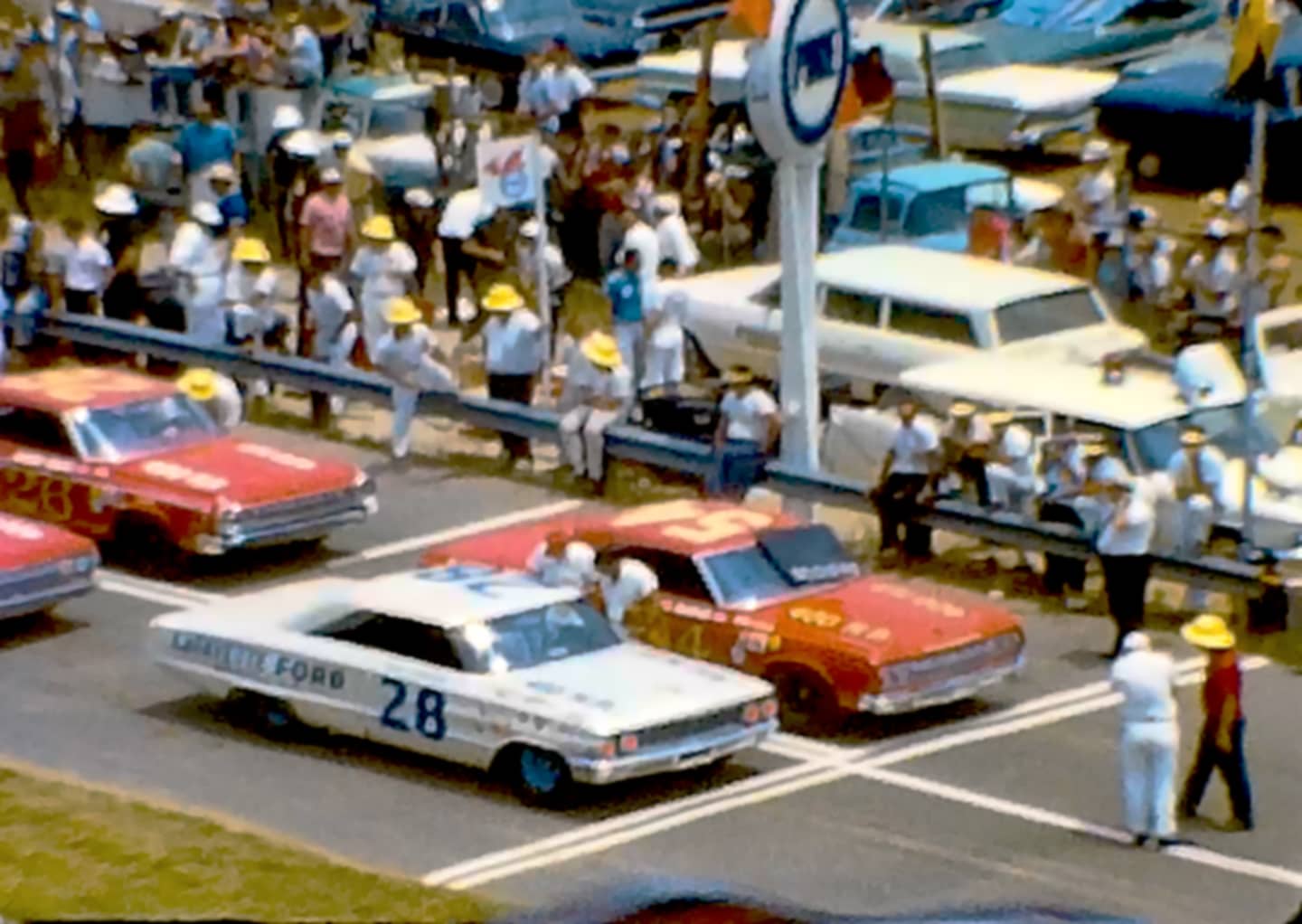 World 600 1954 (Fireball Roberts Wreck) on Vimeo