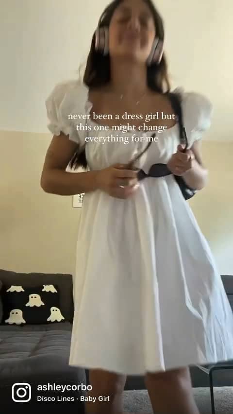 The Winnie Dress - White Ashley Corbo on Vimeo