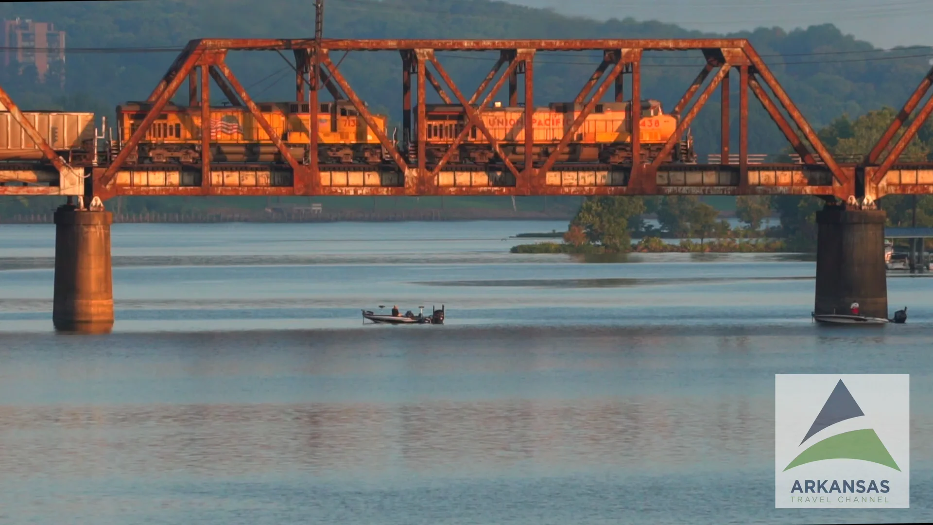 AM082822 Fishing at Baring Cross Bridge on Vimeo