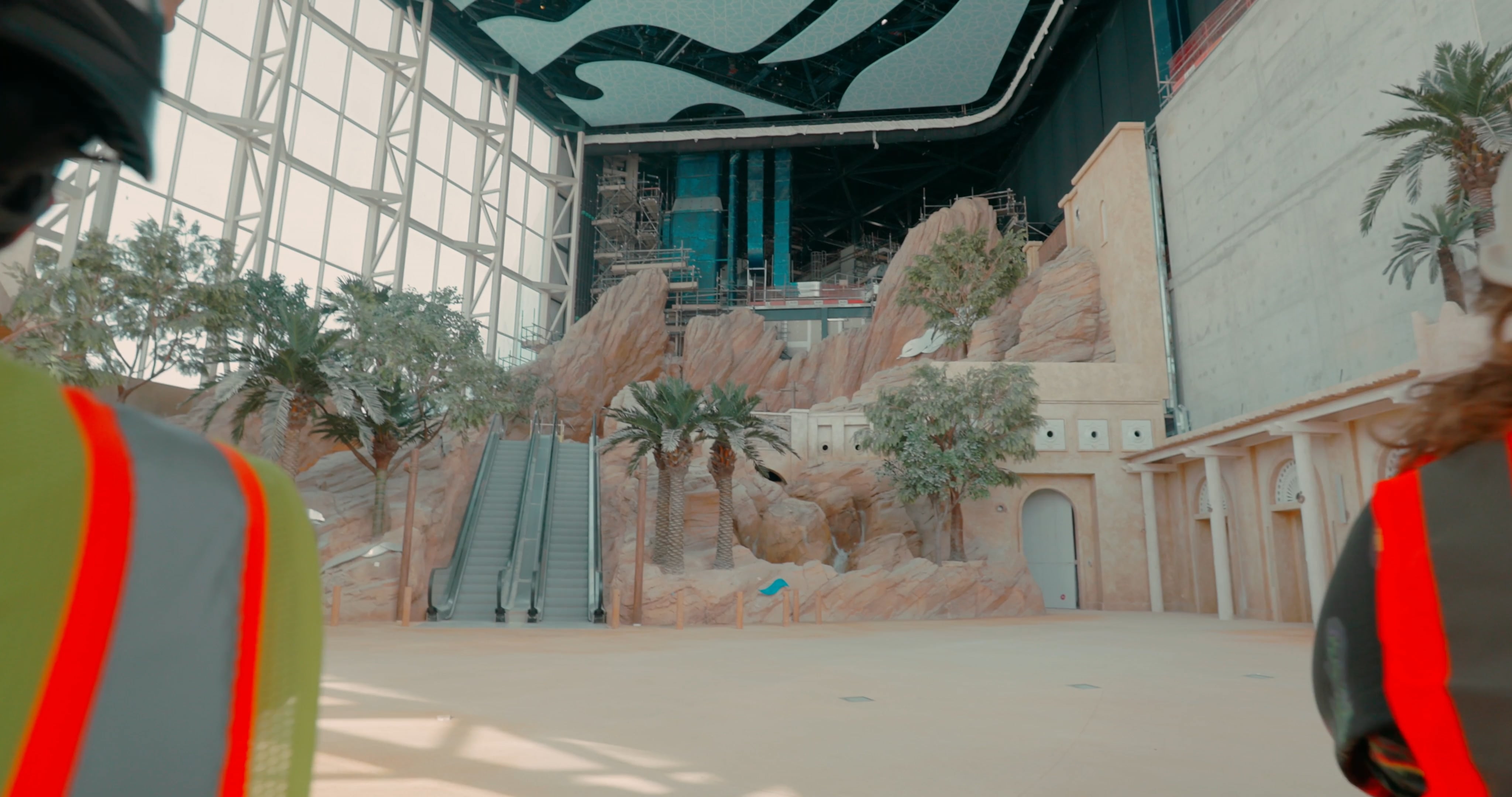 Seaworld - SEAWORLD RECCE Entrance AD ocean oart 1 lights screen .mp4 ...