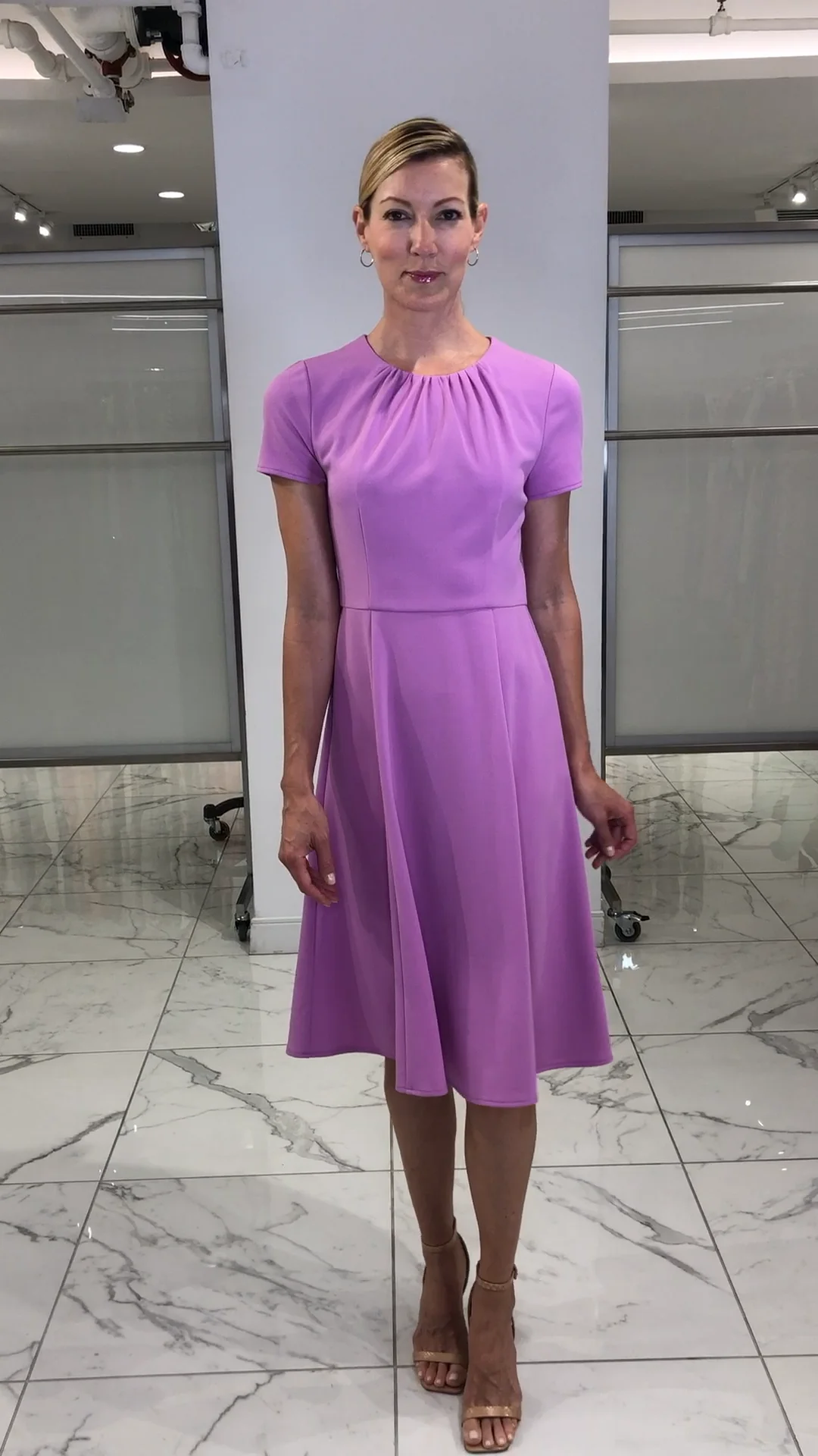 T6789M-VIOLET on Vimeo