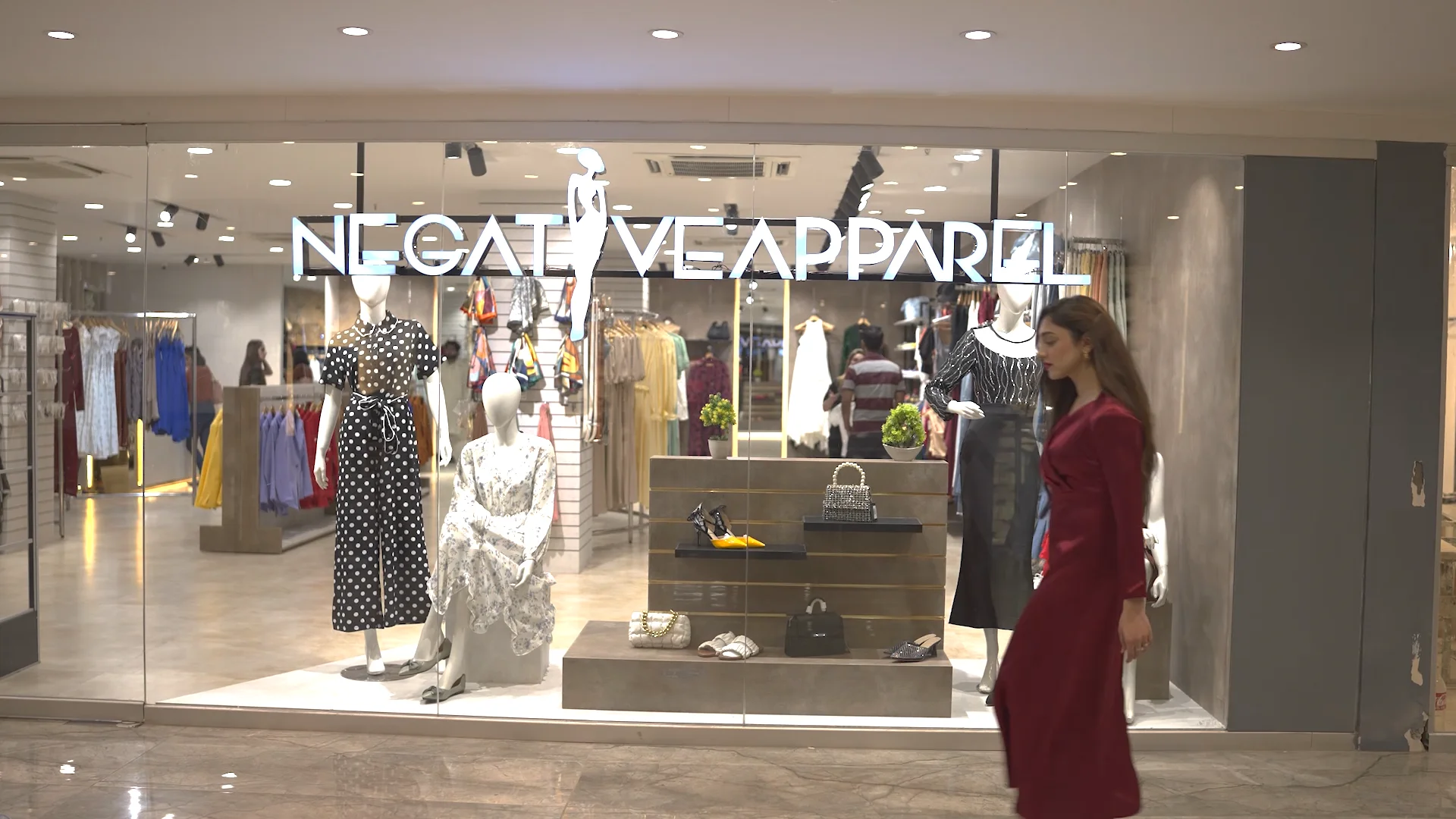 Negative Apparel Xinhua Mall Lahore Outlet on Vimeo