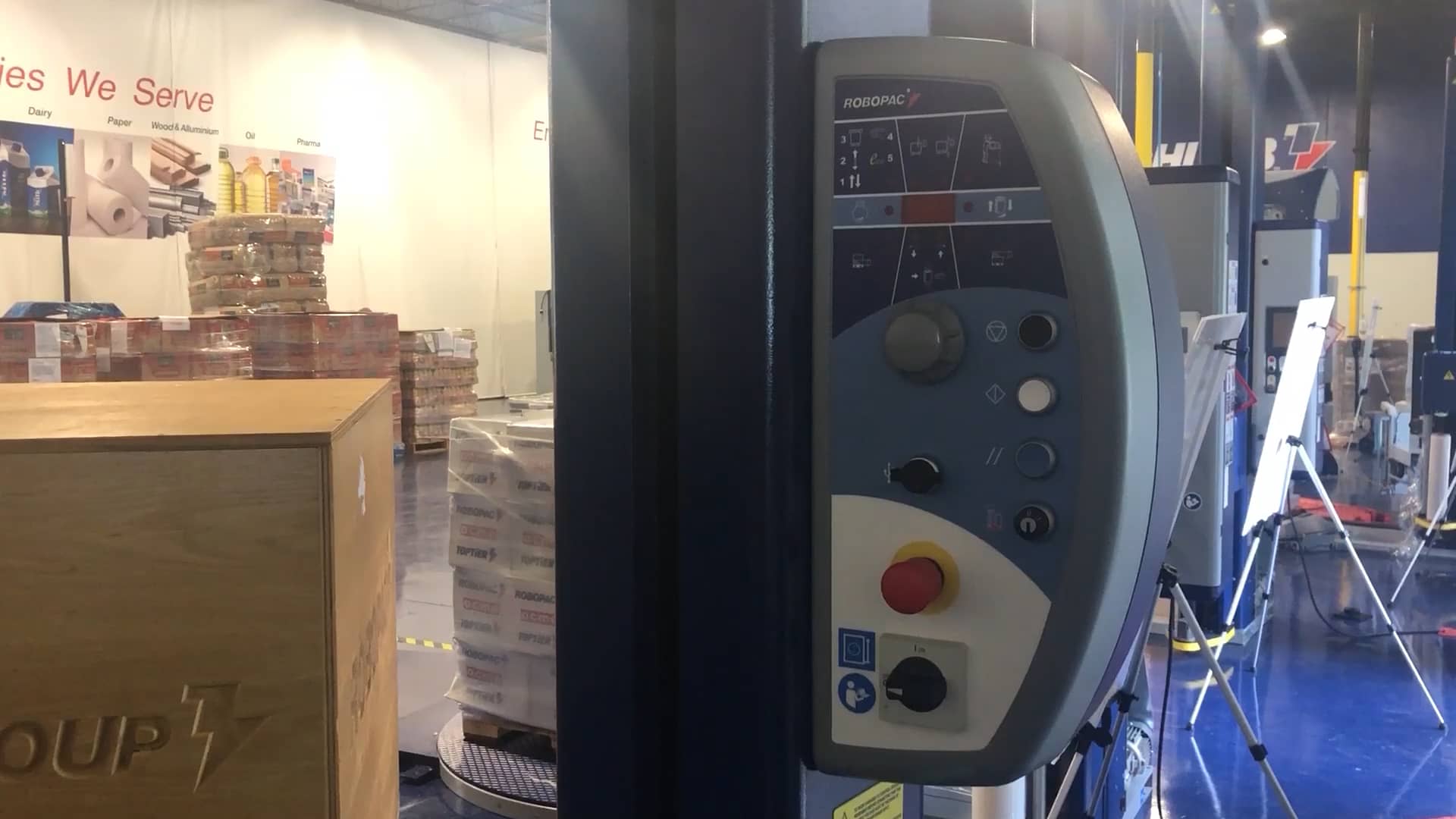 How to operate the control panel on Robopac's Ecoplat semi-automatic ...