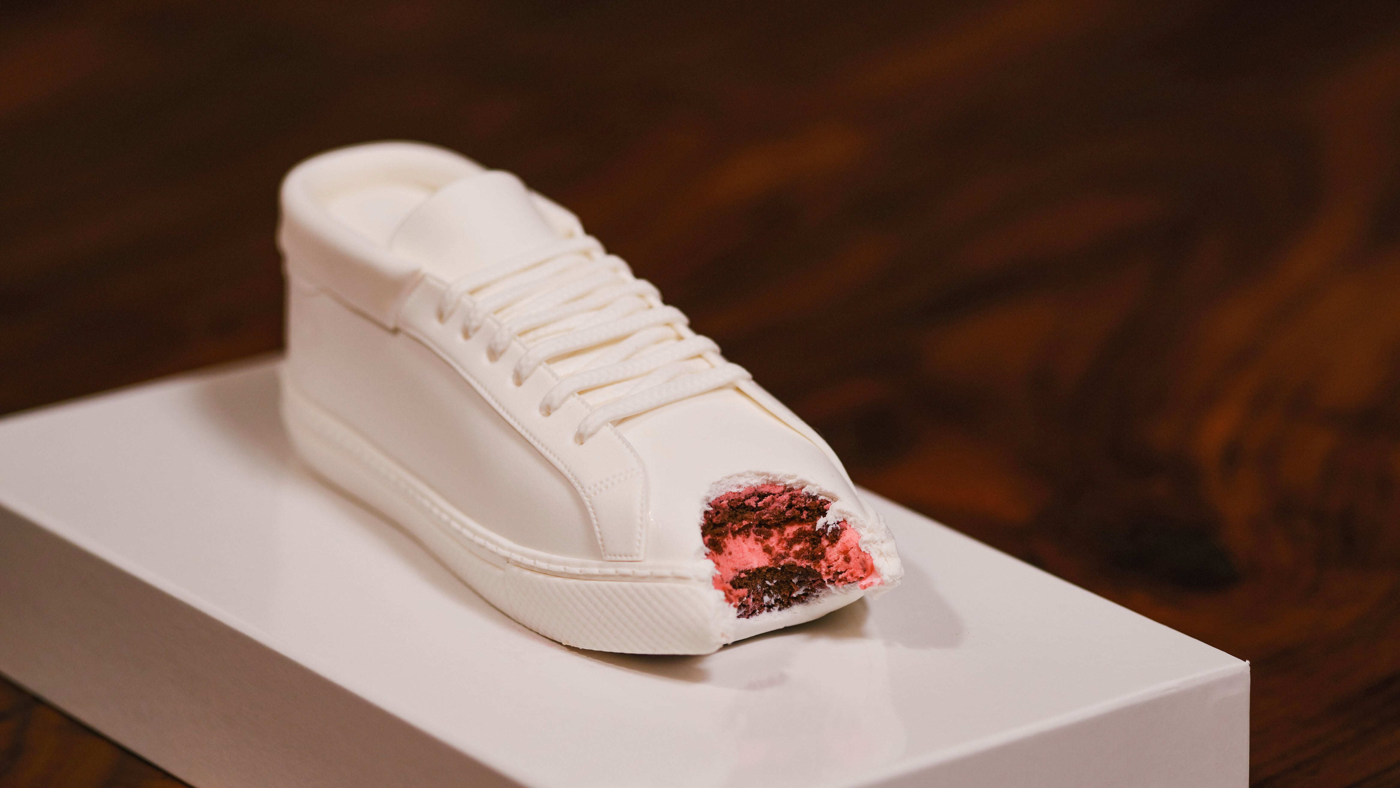 Behind the scene - Hong Kong’s first illusion cake showcase: Cake ...