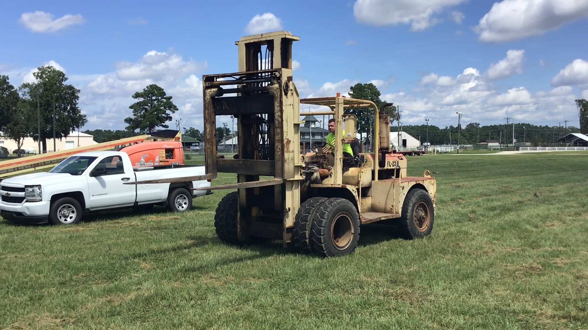 POWERLIFT PDF-20 PNEUMATIC TIRE FORKLIFT SN 1290-86 on Vimeo