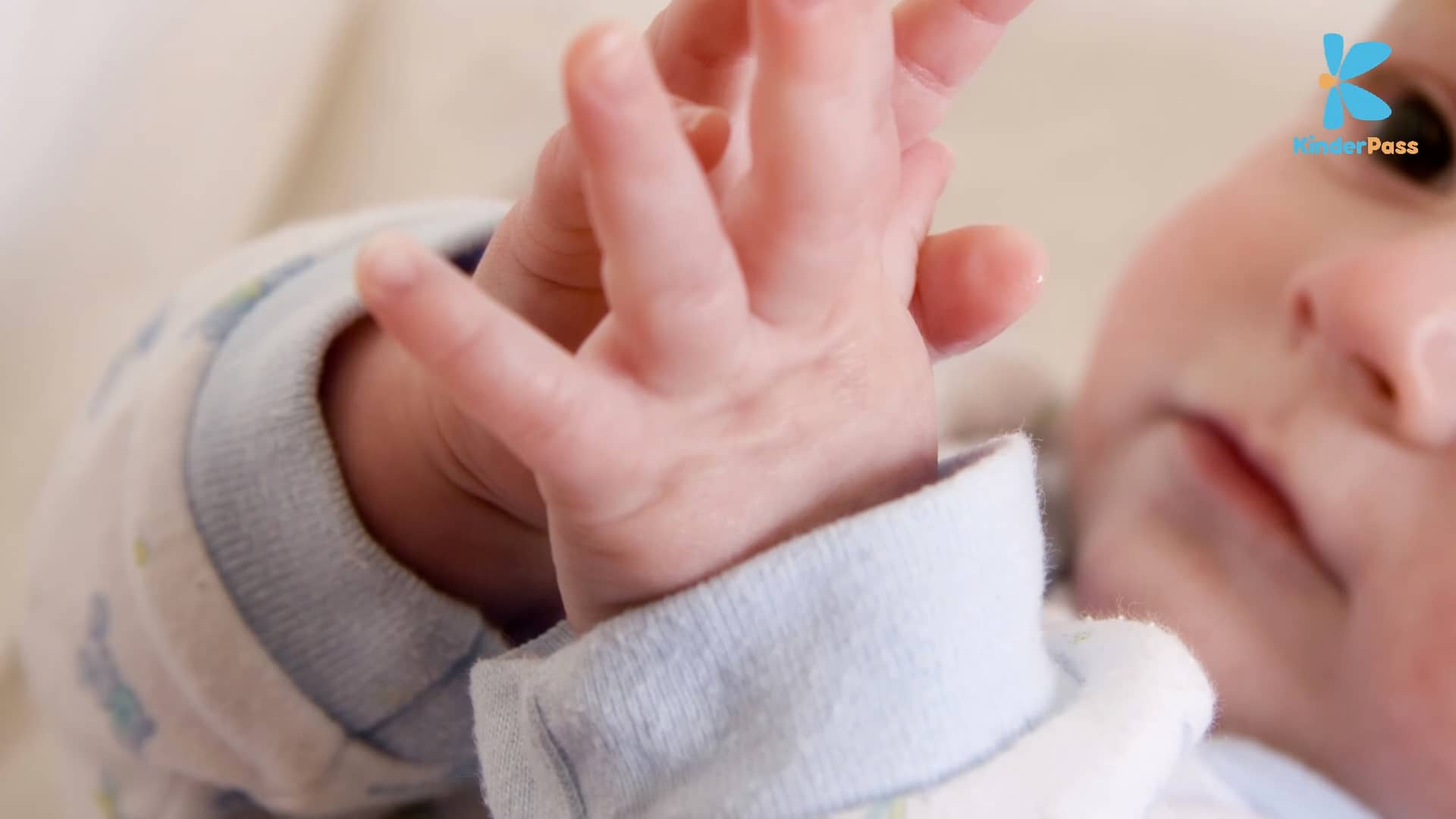 3 3 able to look at own hands on Vimeo