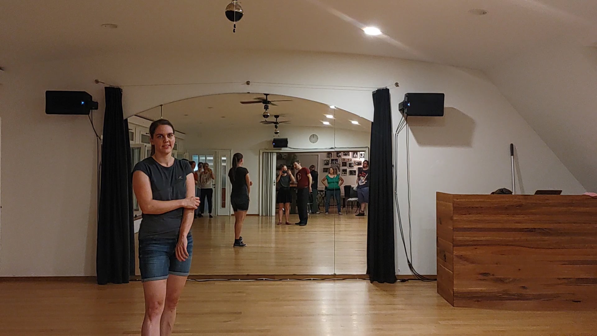 6.9.22 Lindy Di 21.00 Exit from hand to hand Charleston Swing Out drill ...