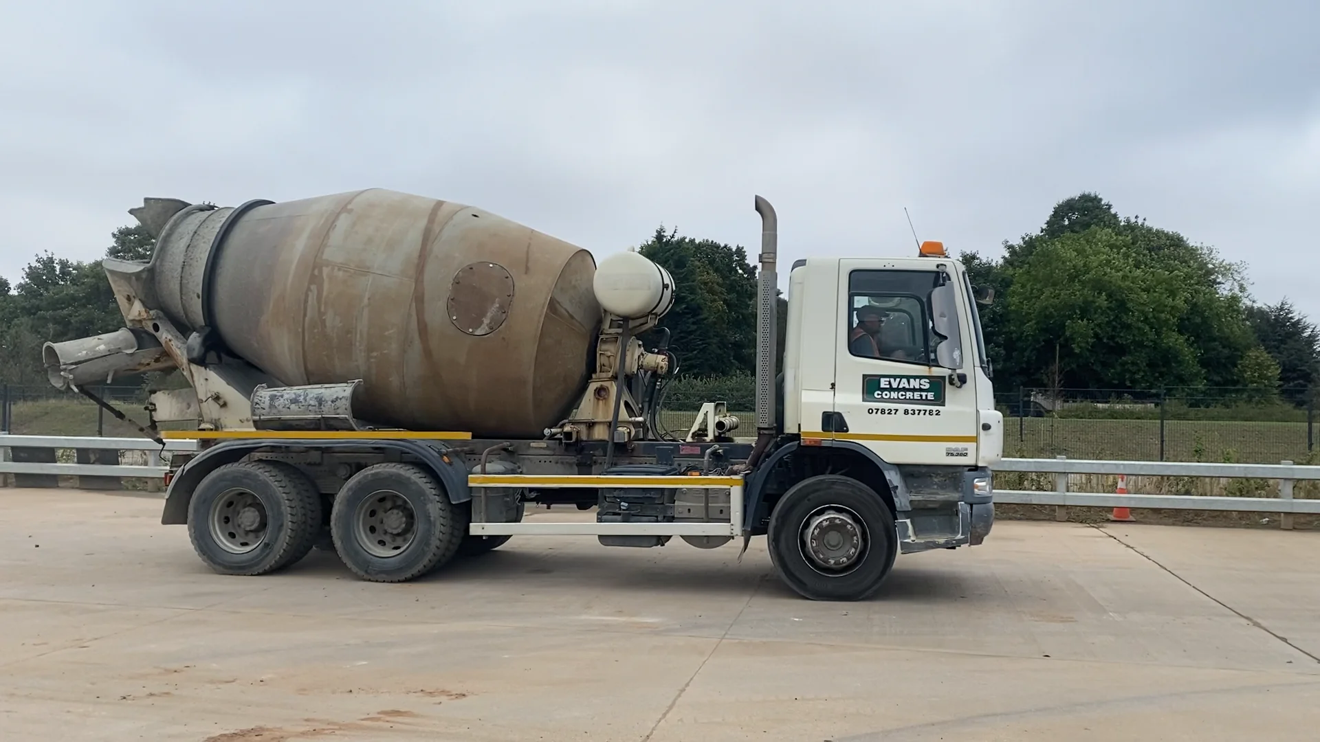 DAF CF75-360 6x4 Cement Mixer Lorry - Leeds September 22 on Vimeo