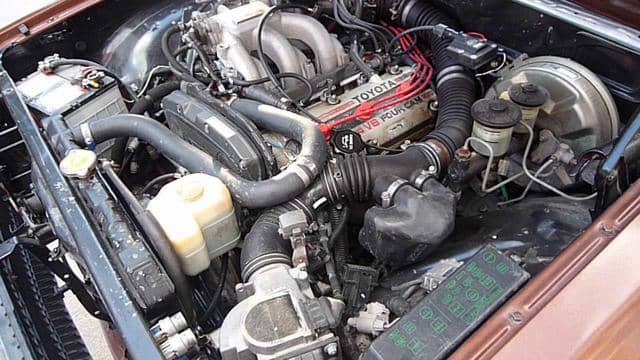 Toyota 2VZ-FE engine revving on Vimeo