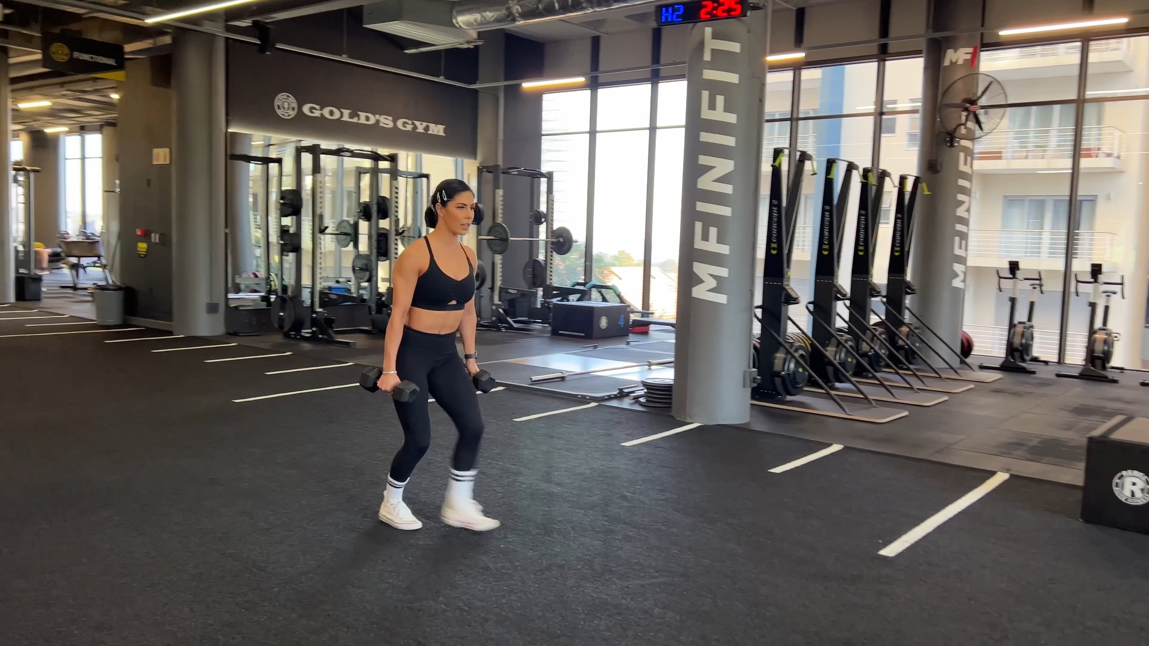 Long stride dumbbell walking lunges on Vimeo