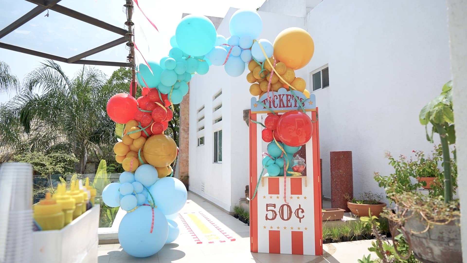 Piñata Rocco (TRAILER) on Vimeo