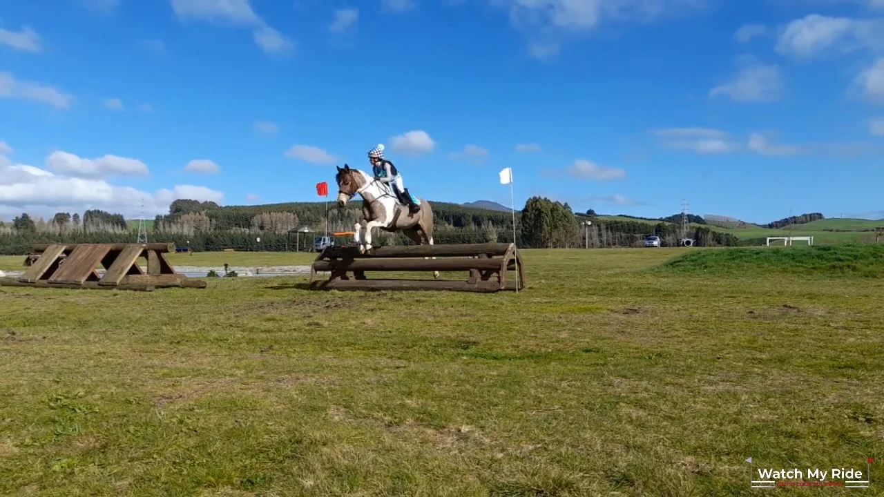 Delta Forsyth riding Showtym Falcon 250 CCN80 Taupo Spring Horse Trials ...