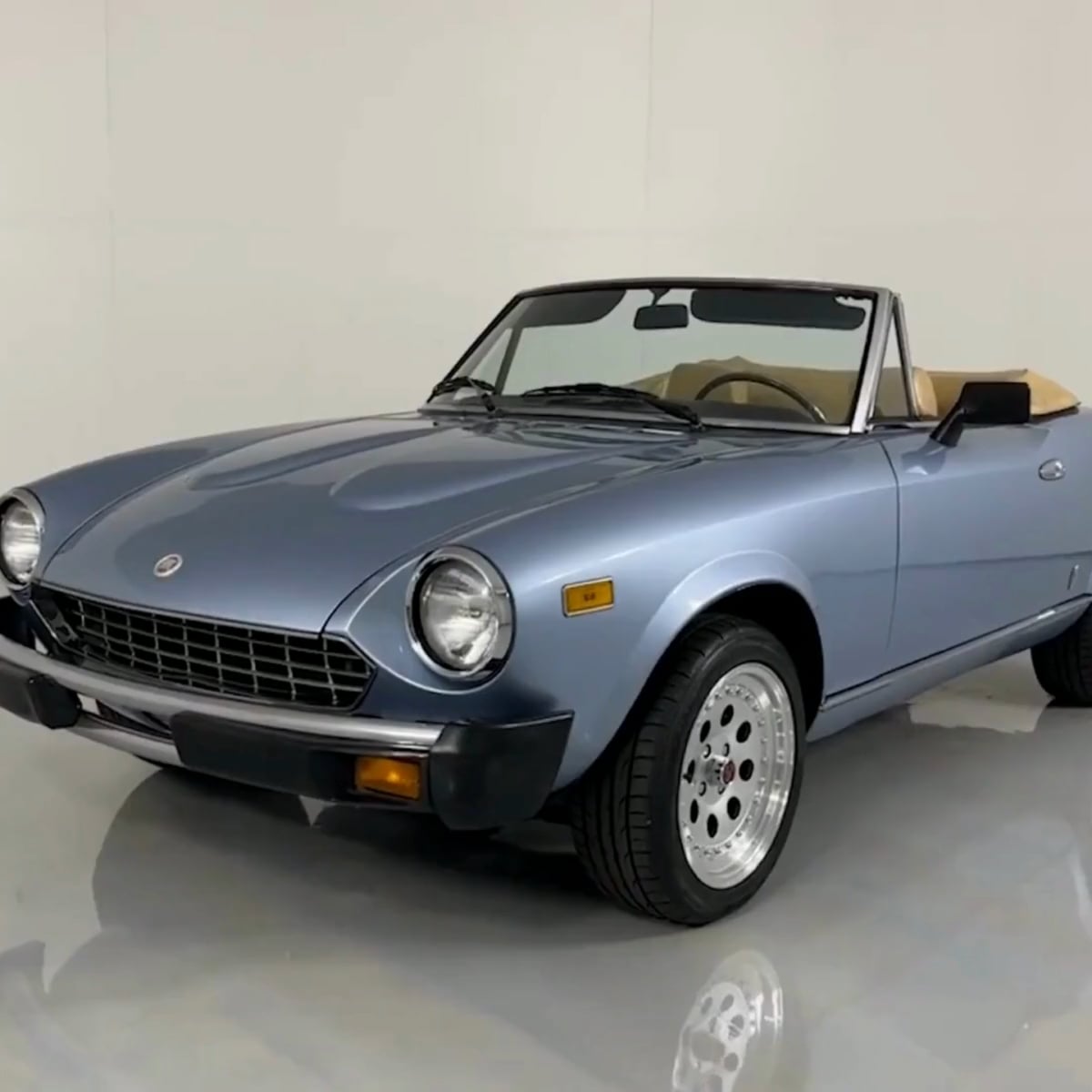 FIAT SPIDER 81.mp4 on Vimeo