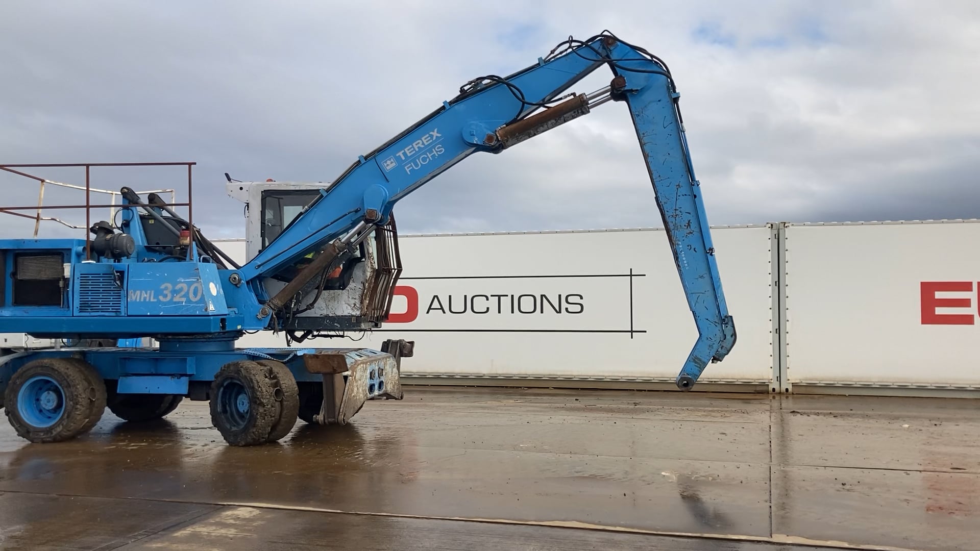 Fuchs MHL320 - Leeds September 22 on Vimeo