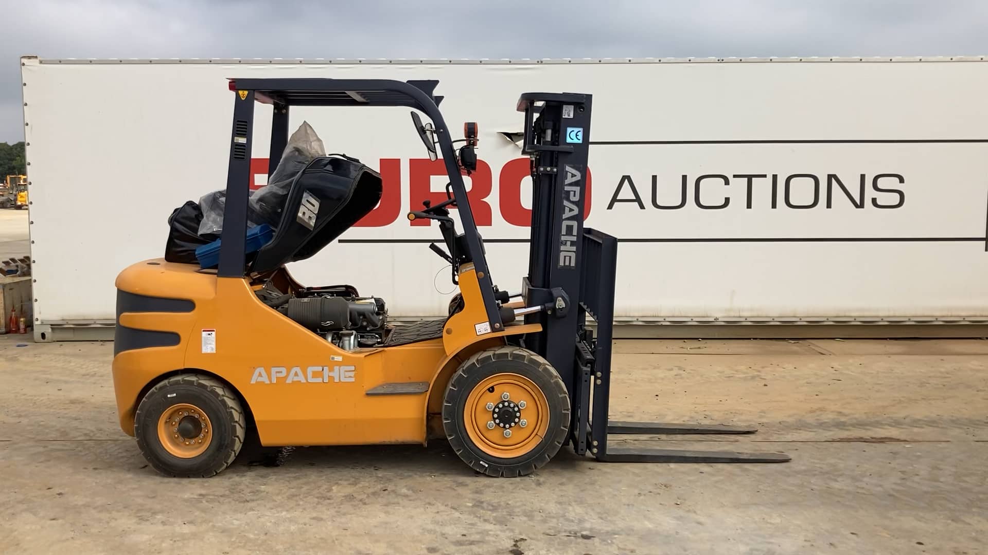 Apache HH30Z 3 Ton Diesel Forklift - Leeds September 22 on Vimeo