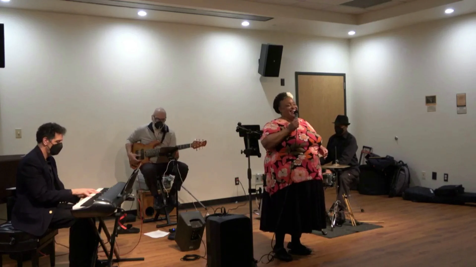 [Clip] Rhonda Denet & The SFS Trio perform “What A Wonderful World” on ...
