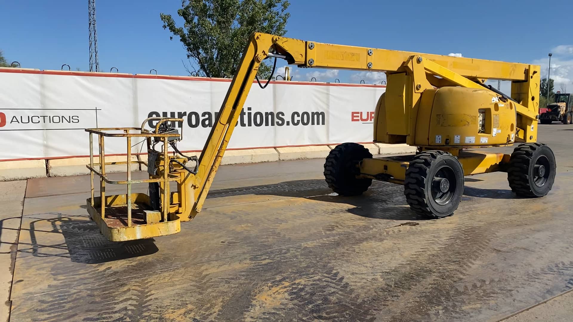 Haulotte HA20PX Wheeled Articulated Boom Lift Access Platform ...