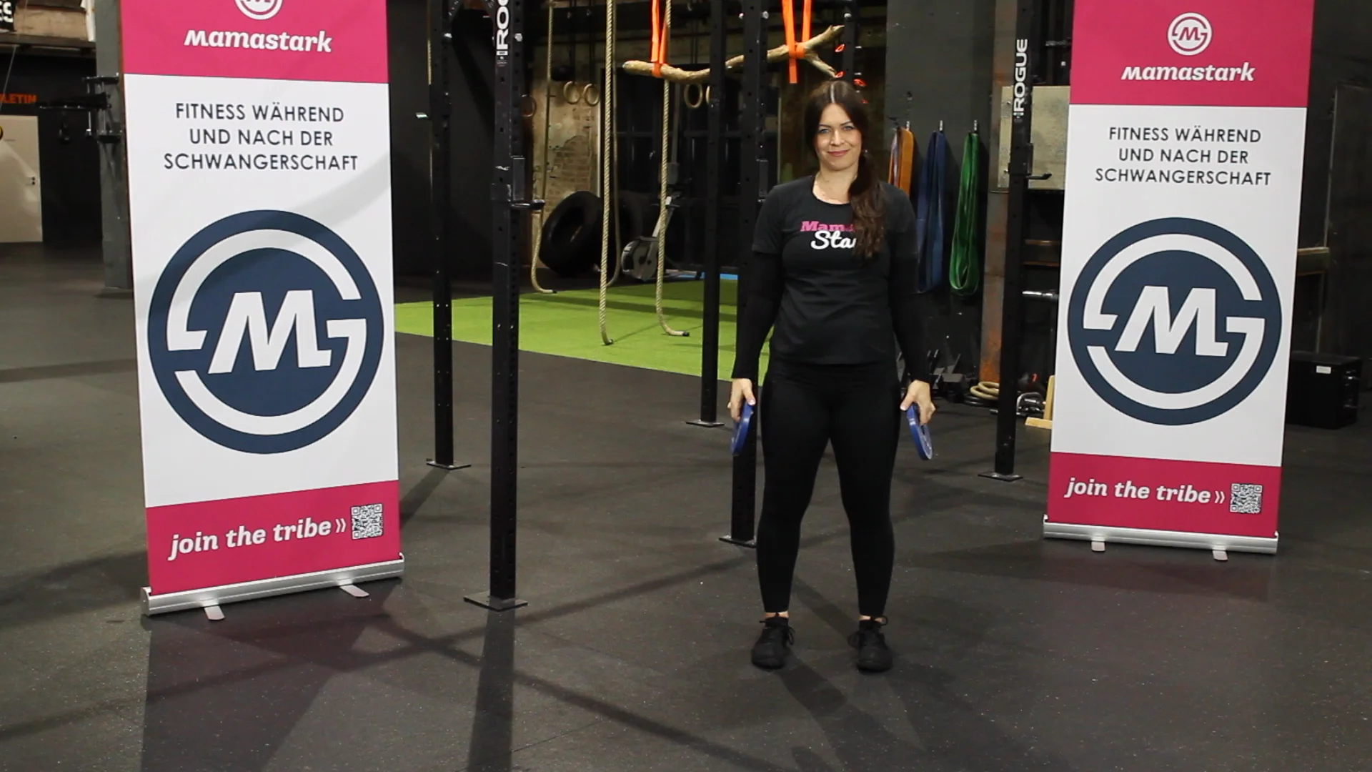 Reverse flies paralleler Stand mit Außenrotation.mp4 on Vimeo