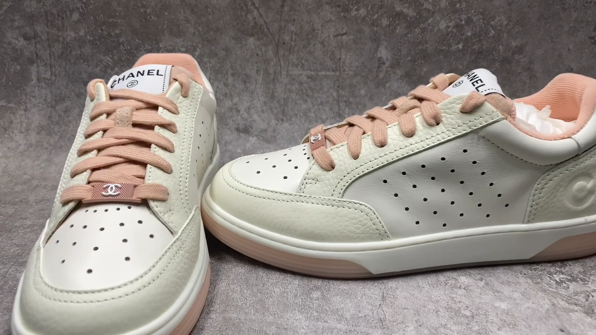 G38808 Y55769 K3971 Chanel Runner Tennis White Pink on Vimeo