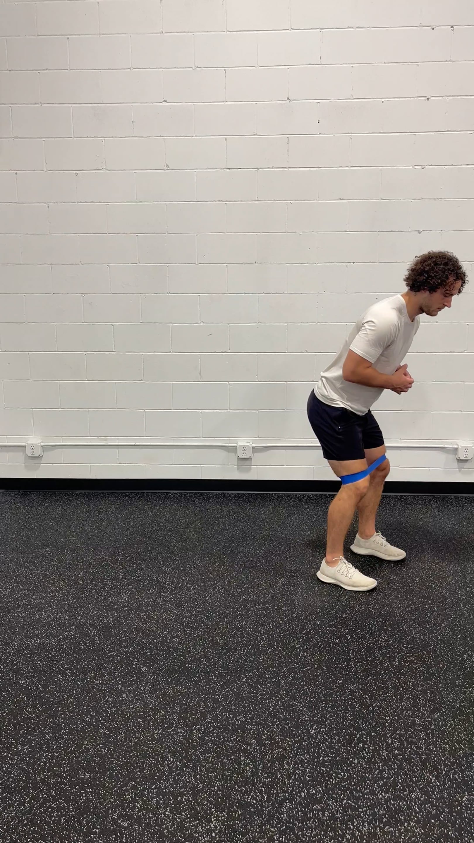 Mini Band Knees Backward Walk on Vimeo