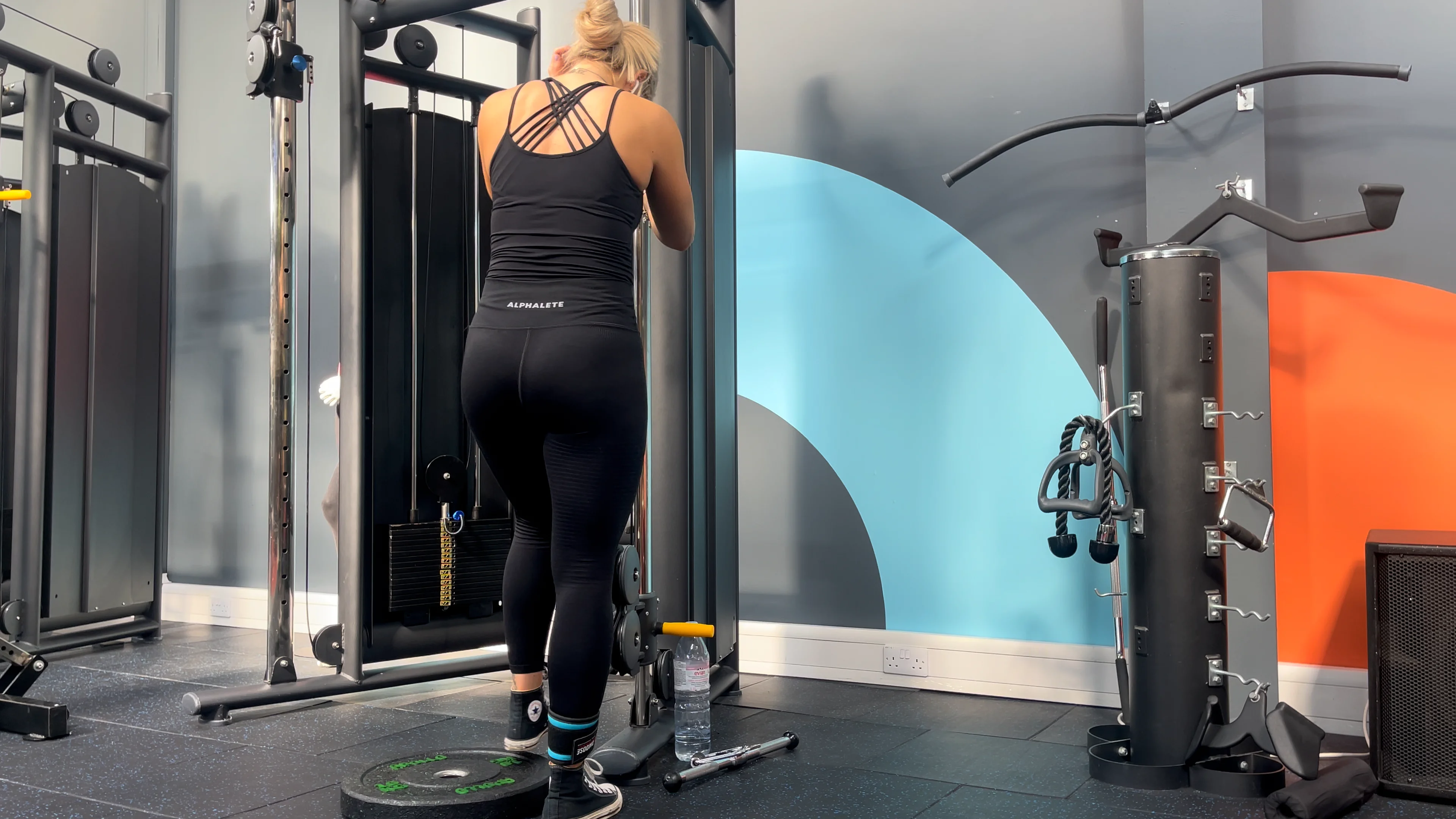 CABLE GLUTE KICKBACK on Vimeo