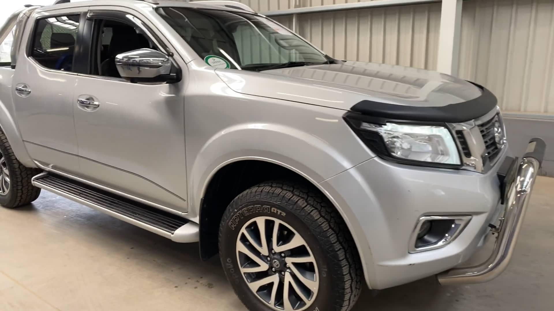 2019 Nissan Navara 2.3d LE 4x4 Auto Pick Up Double Cab on Vimeo