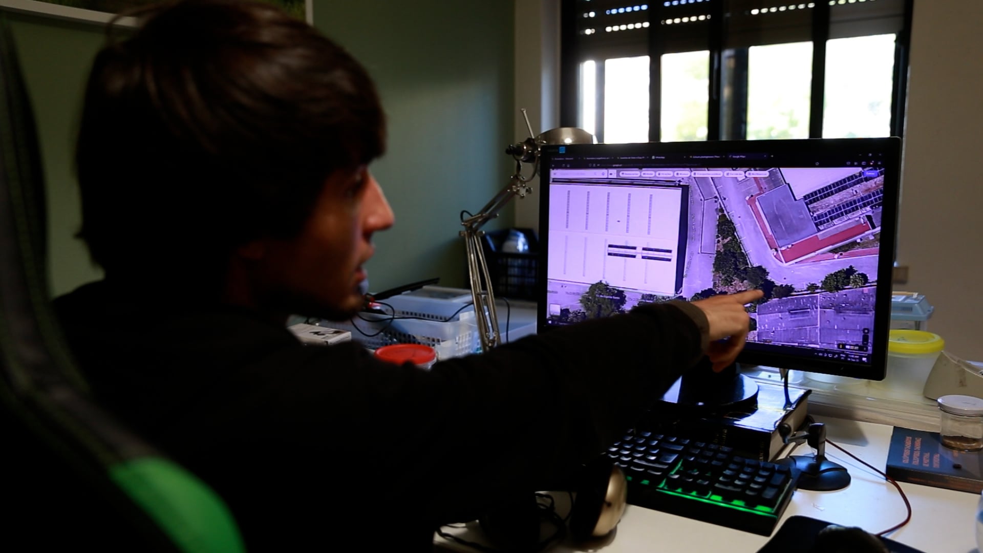 Guilherme plantou um oásis na escola. Agora, não resta quase nada ...