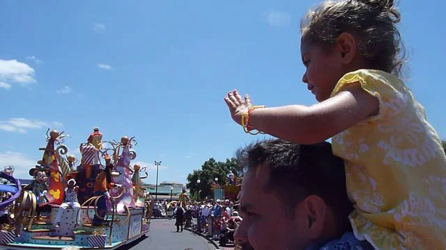 05/01/11 - Nati and Papi Enjoying Disney - Part 3