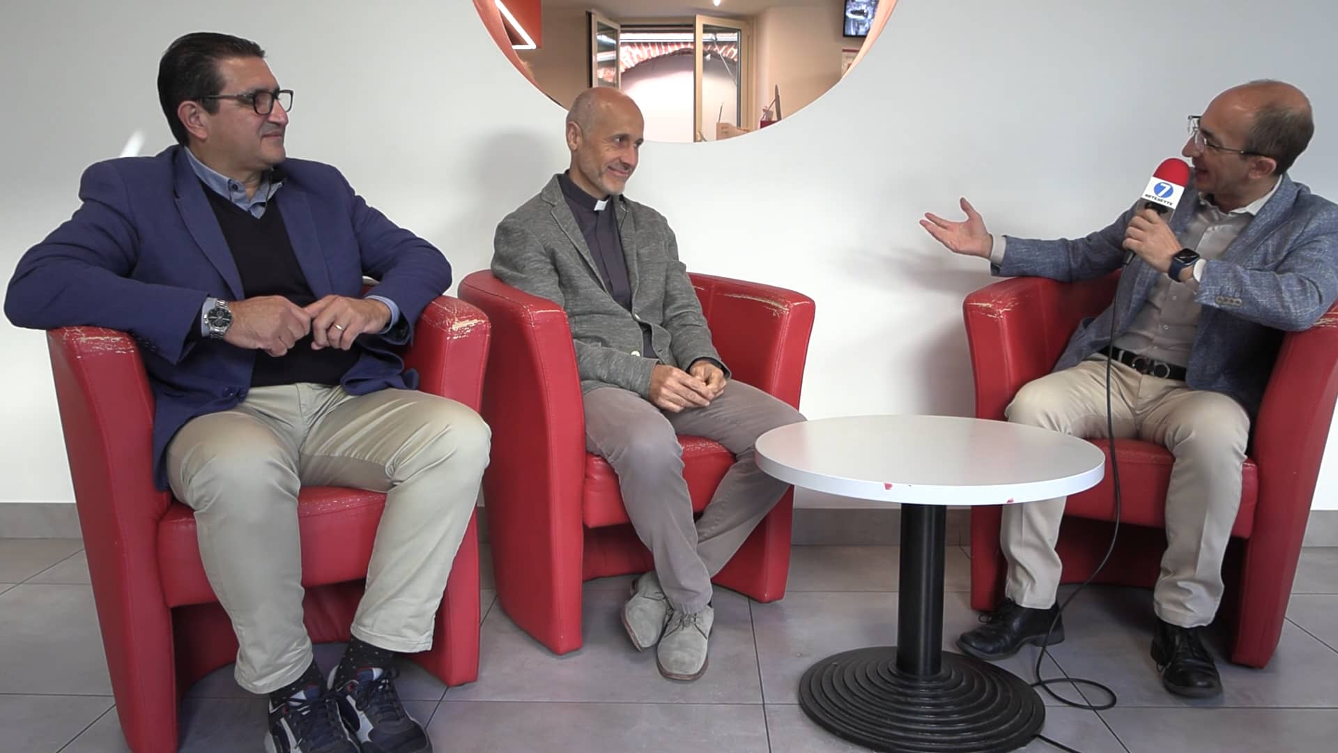 Un caffè con Daniel Ormeno e don Mauro Balma on Vimeo