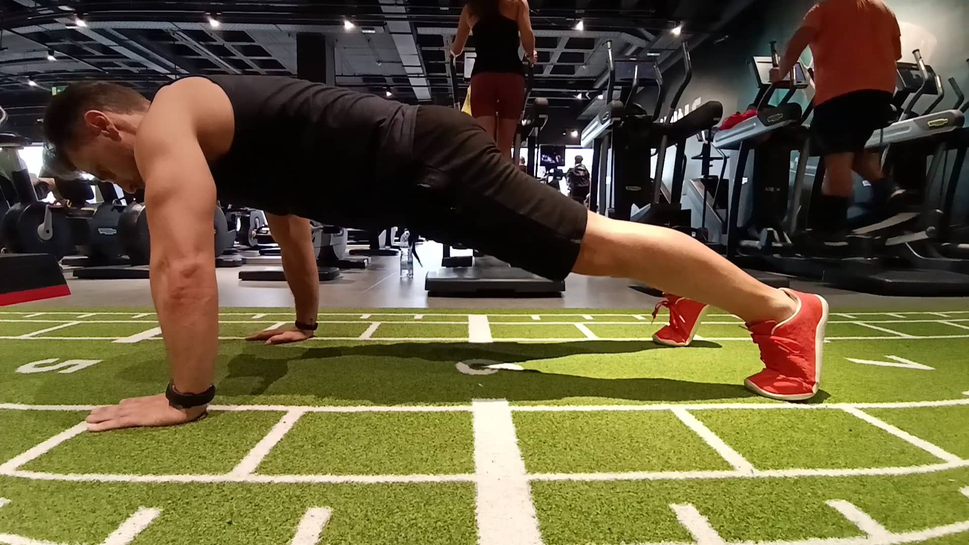 Flexiones completas excéntricas on Vimeo