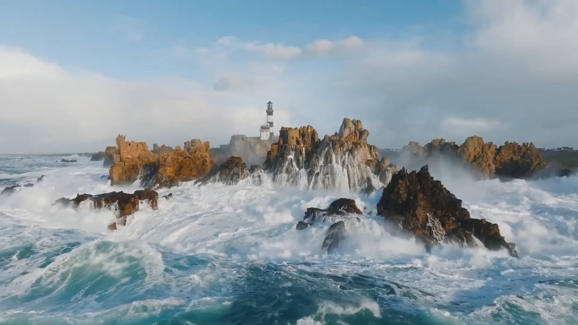 Les tempêtes bretonnes de la mer d'Iroise on Vimeo