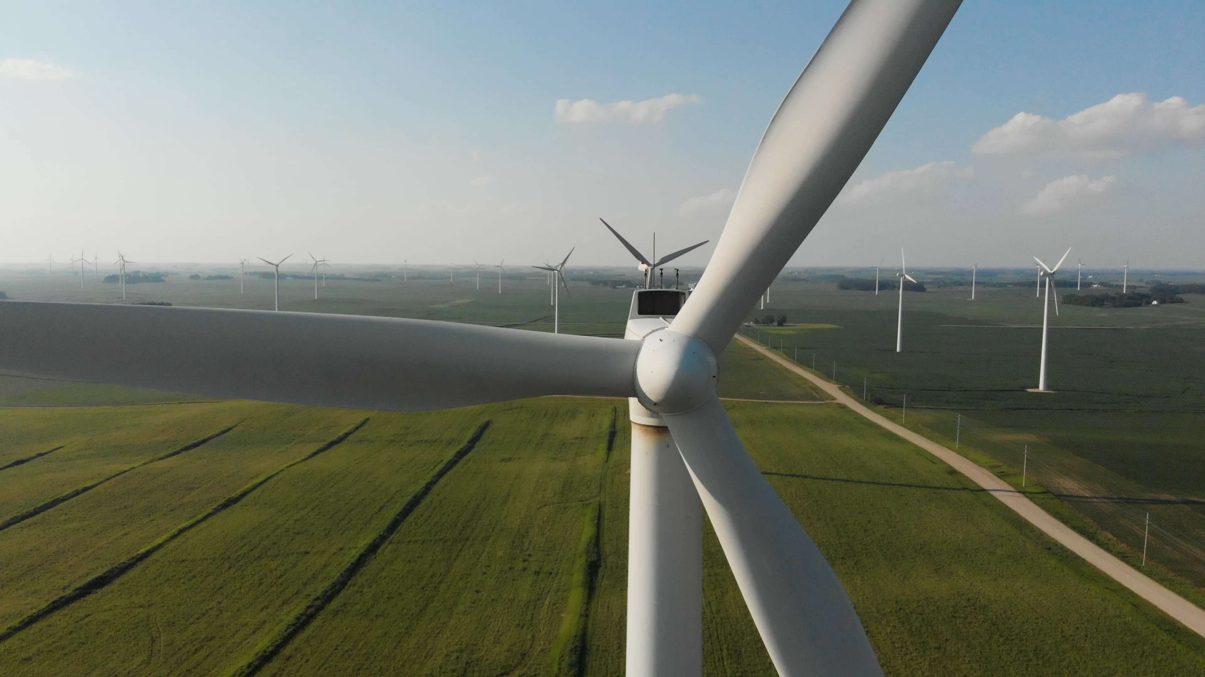 detail-shot-of-a-nose-cone-on-a-wind-turbine-in-a-2022-08-31-00-25-29 ...