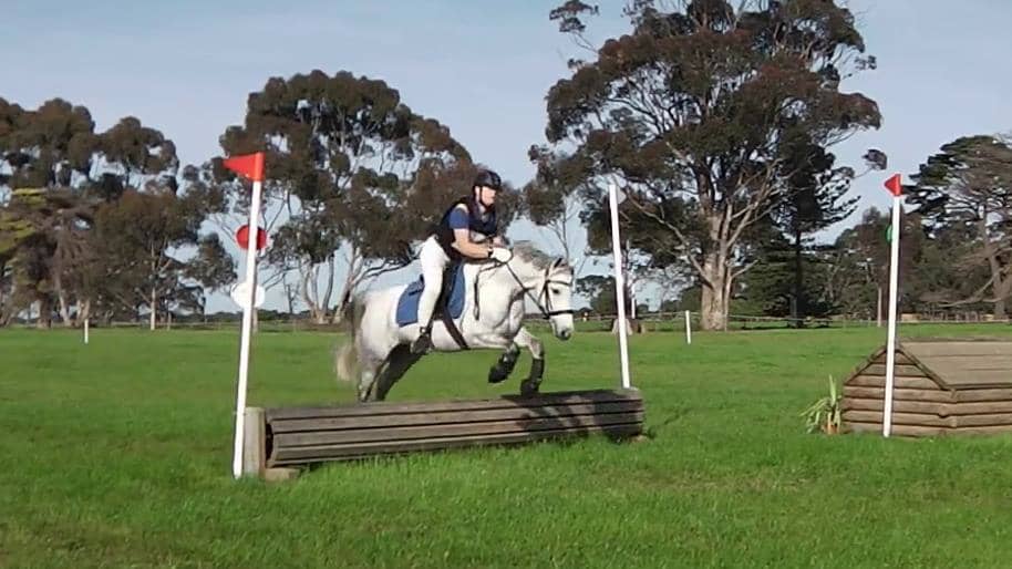 Kymberleigh Cross riding KRP Bonanza 151 Grade 4 Werribee Pony Club ...