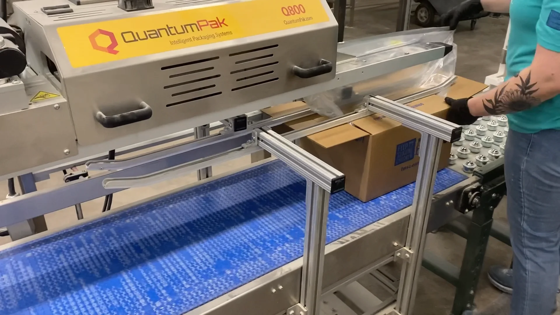 QuantumPak Q 800 CHD with 4 line printer and heavy duty conveyor for ...