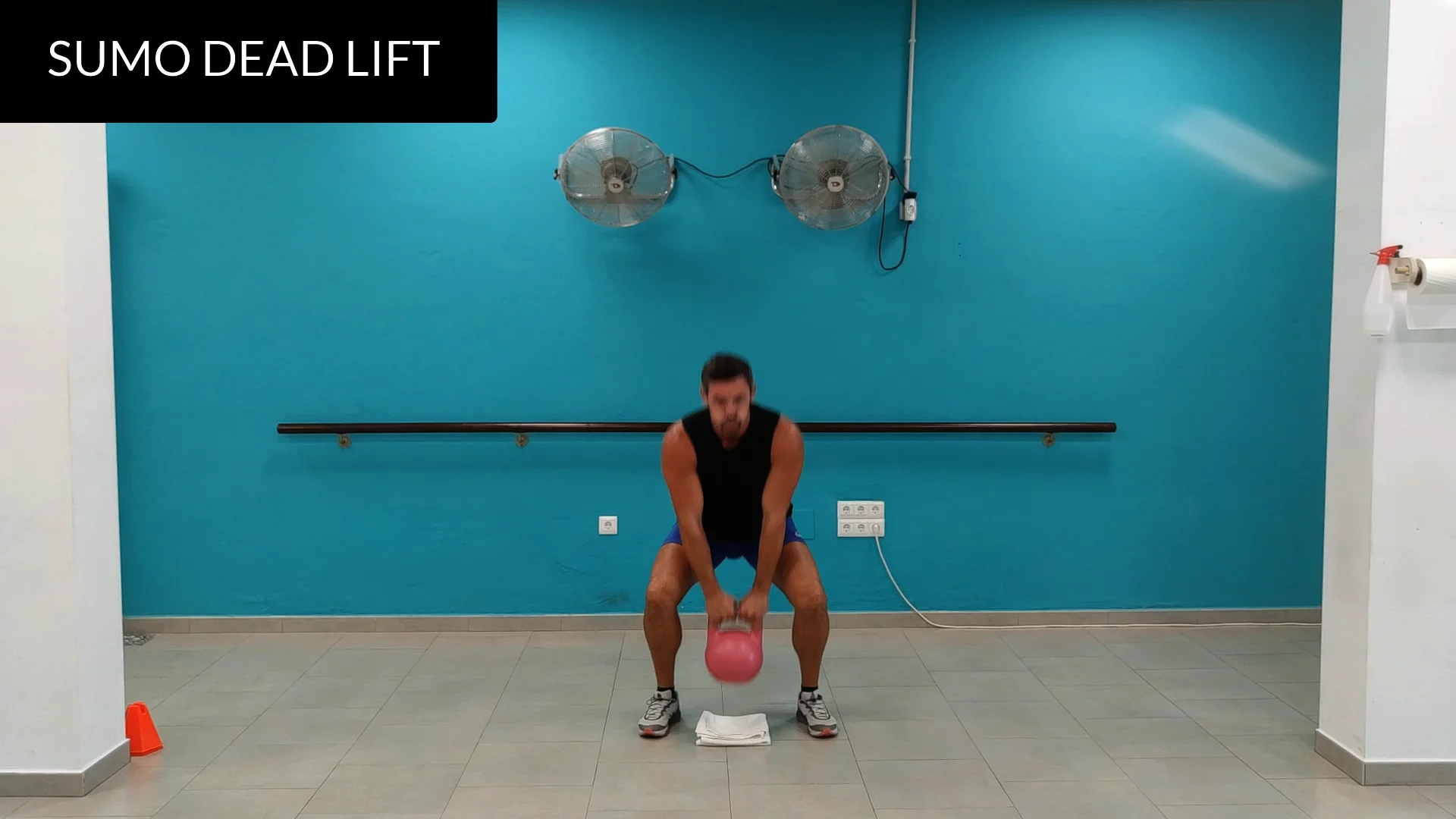 Sumo Dead Lift on Vimeo