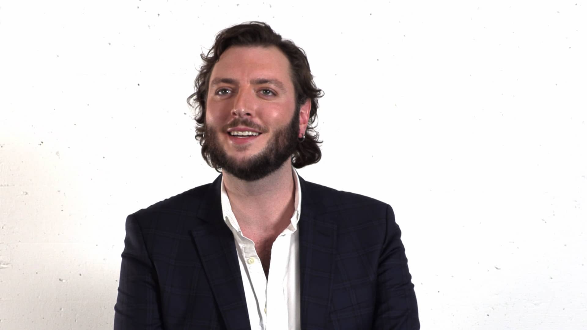 Don Carlo - Interview mit Tenor James Edgar Knight on Vimeo