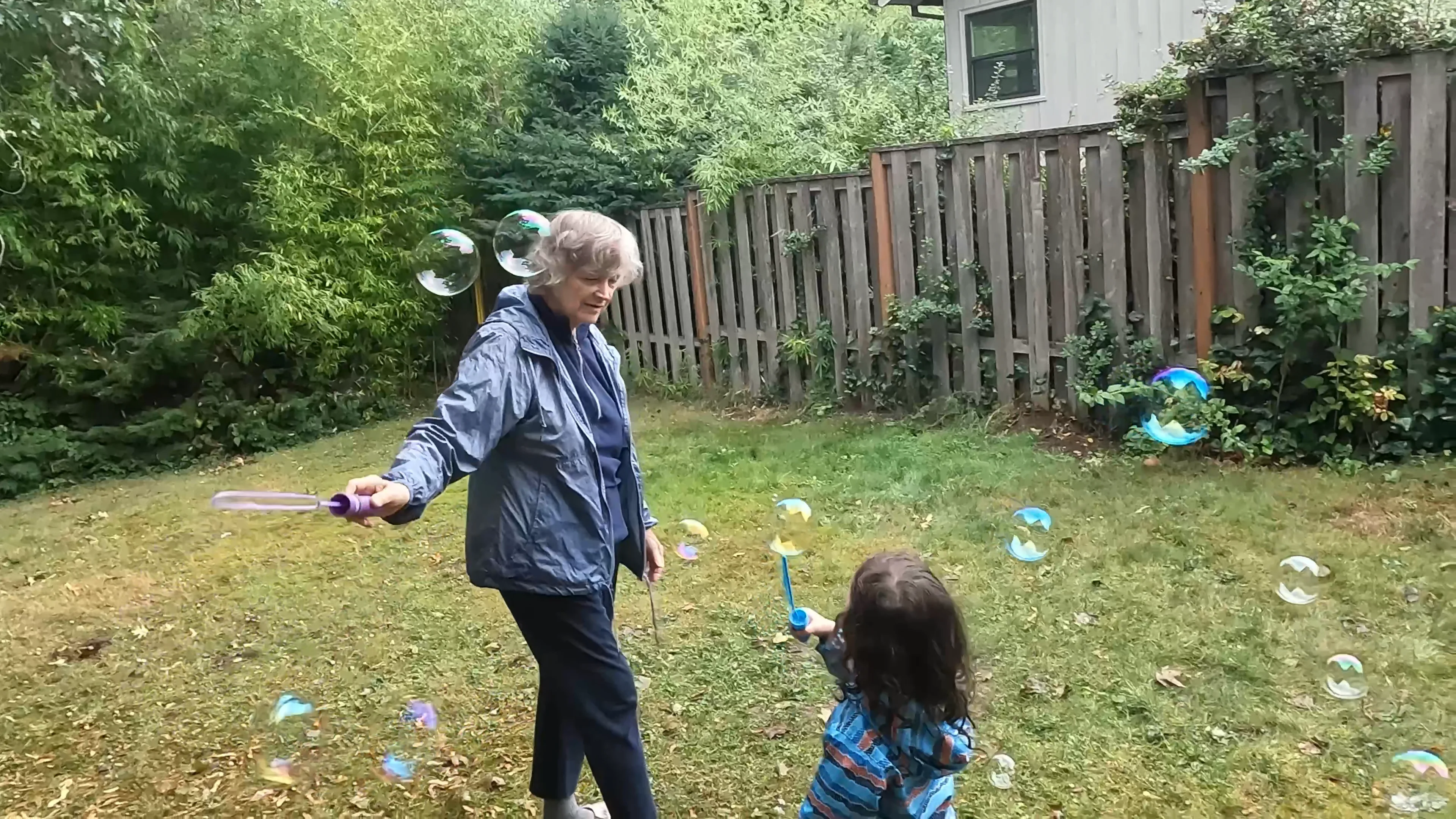 2022-09-29 10985 Making bubbles on Vimeo