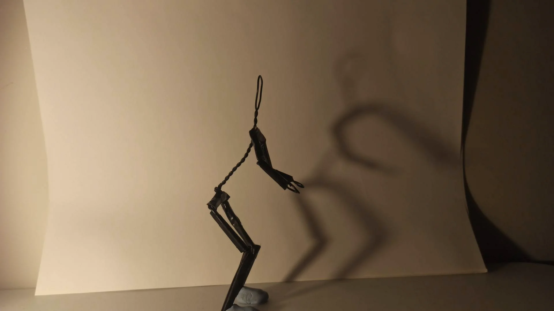 Puppet bending knee movie.mp4 on Vimeo