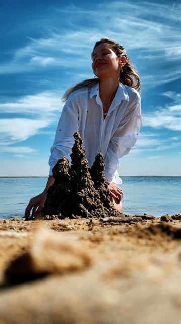 年轻女子 城堡 沙 - Free video on Pixabay - Pixabay