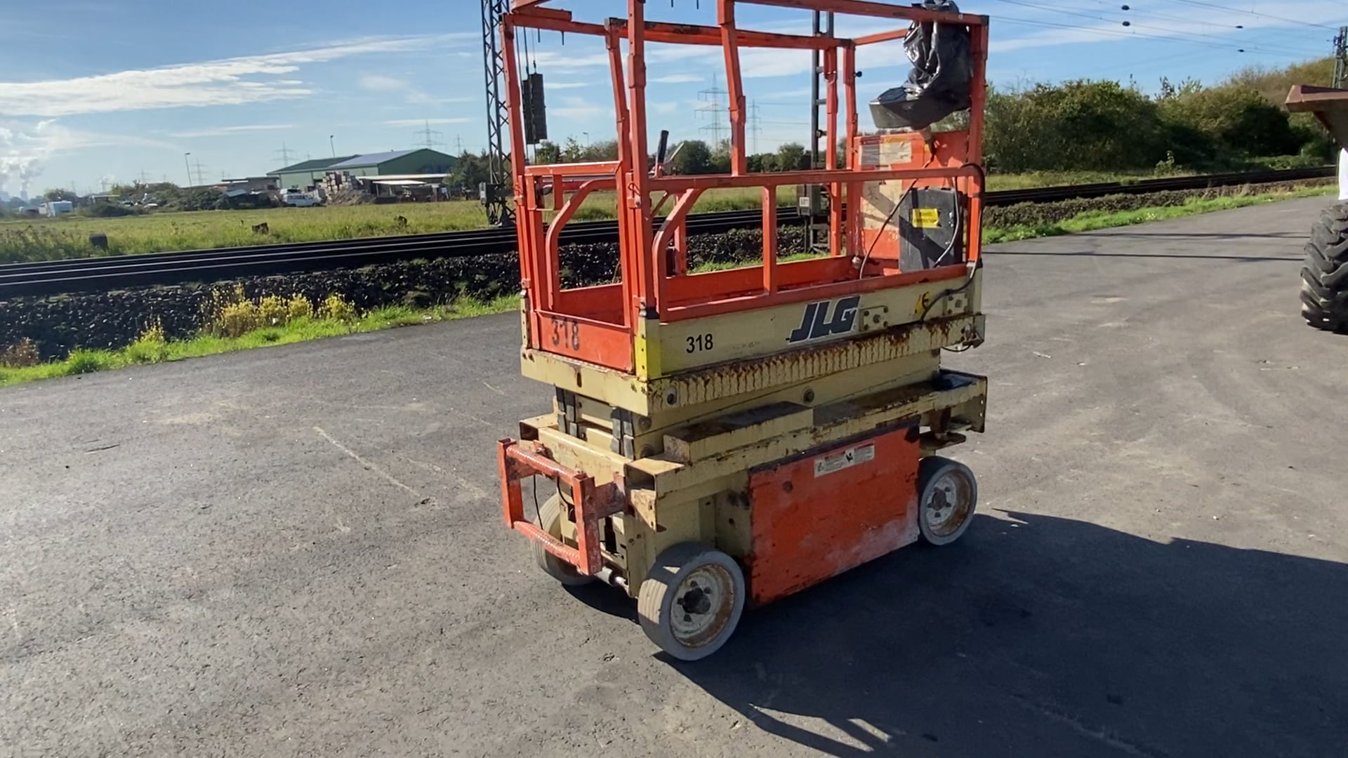JLG 1532E Wheeled Scissor Lift Access Platform - Dormagen October 22 on ...