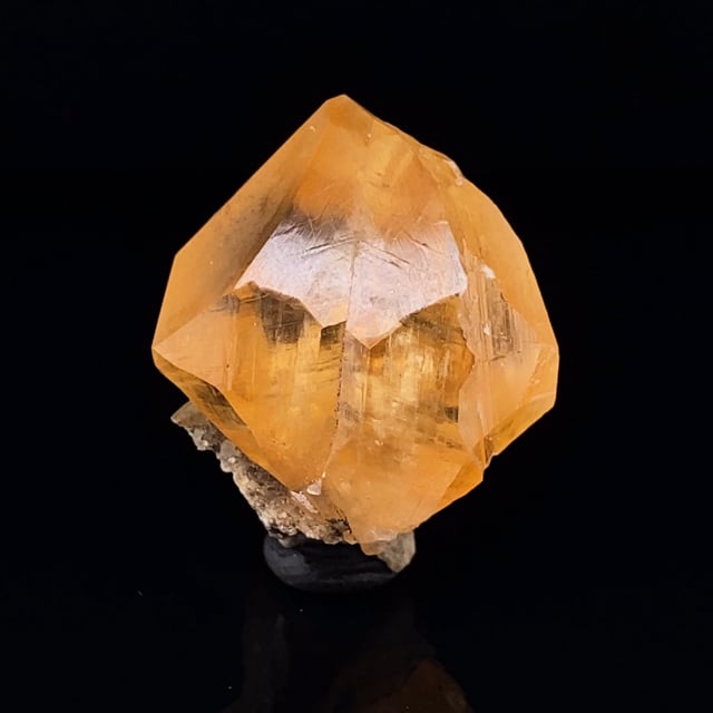Calcite (twinned) - KK22-17 - Irving Materials Quarry - USA Mineral ...