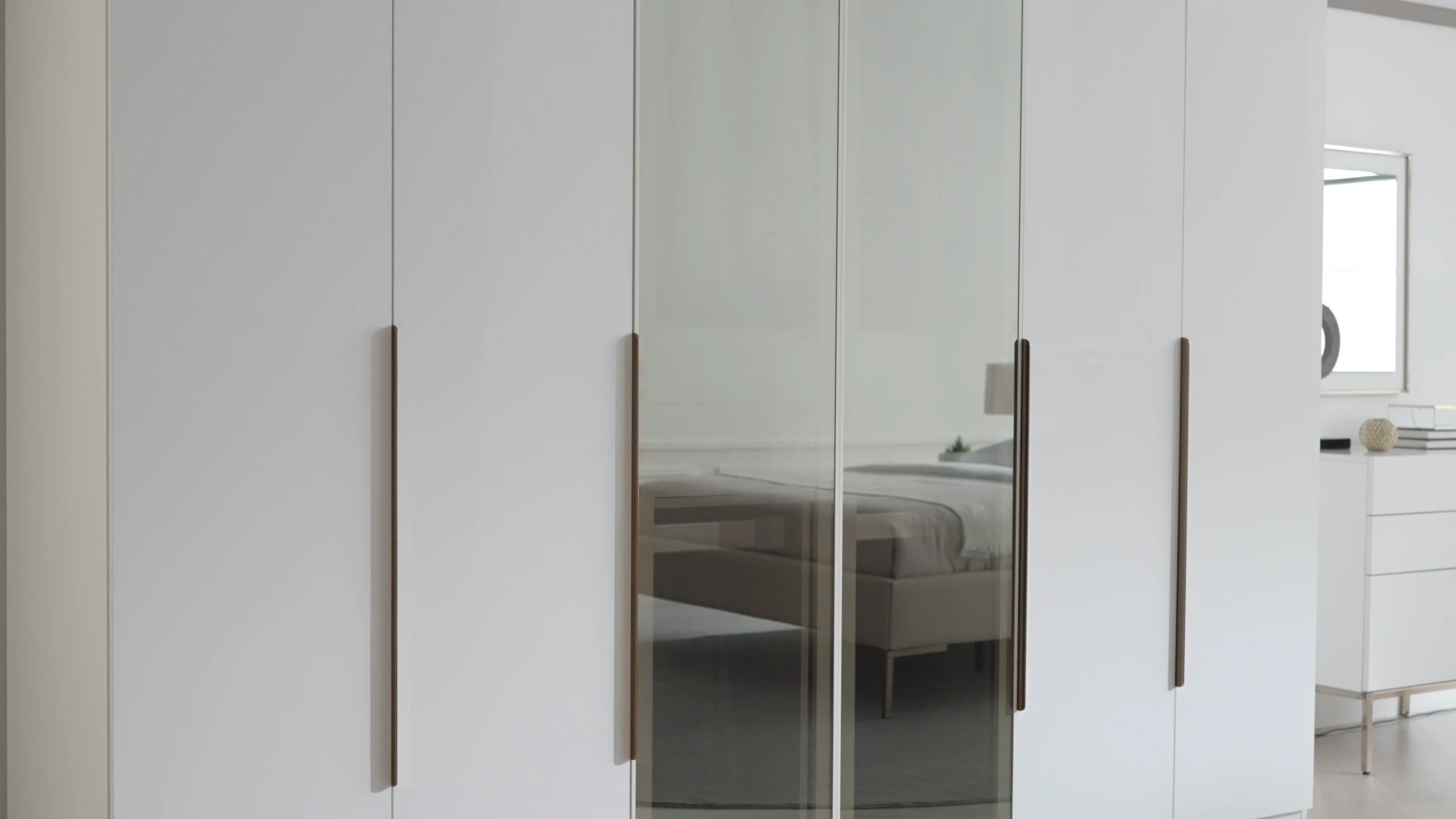 Legato - White - 6 Door Accordion Wardrobe on Vimeo