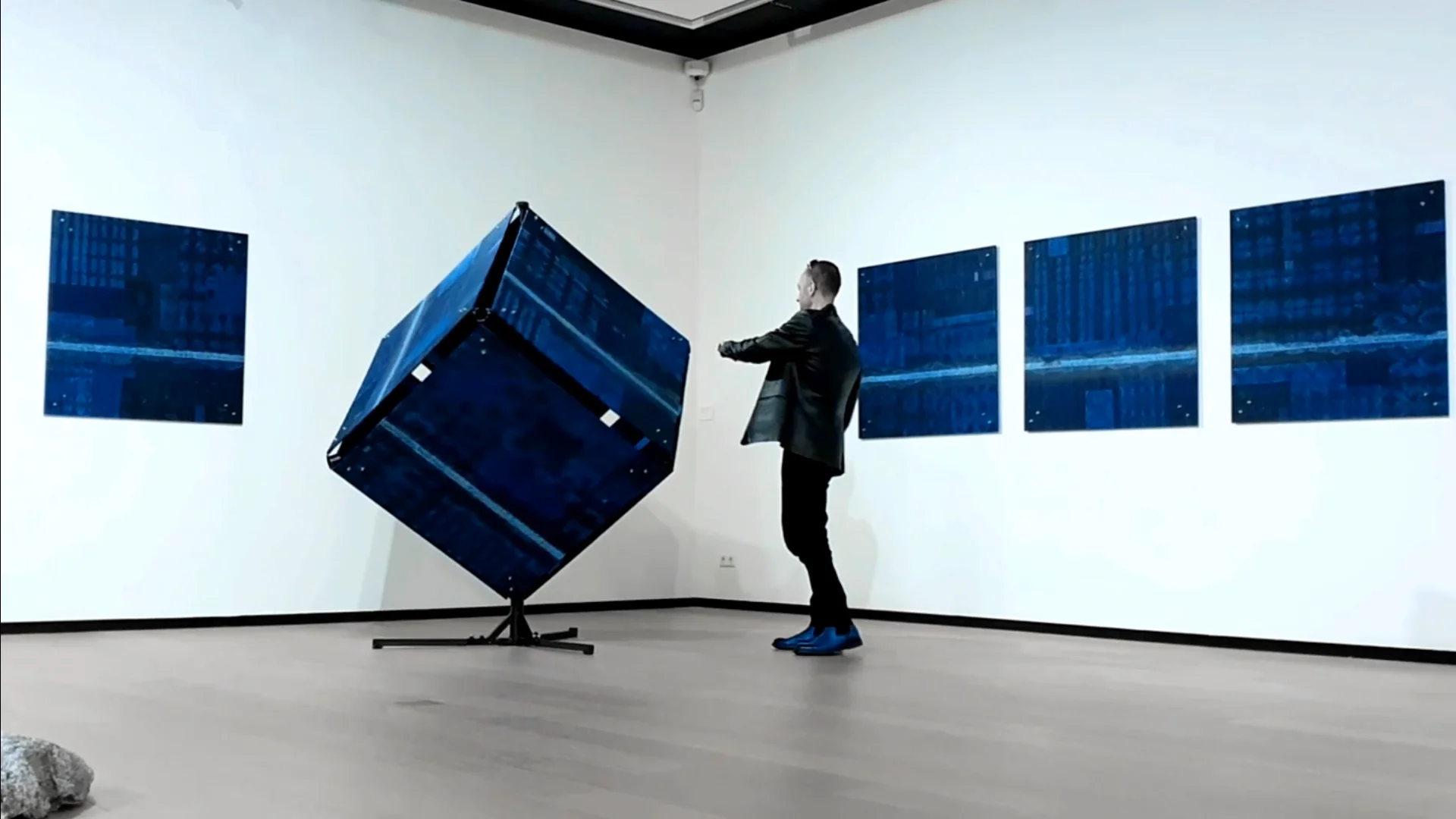 The Cube Universe by Valentin Bakardjiev on Vimeo