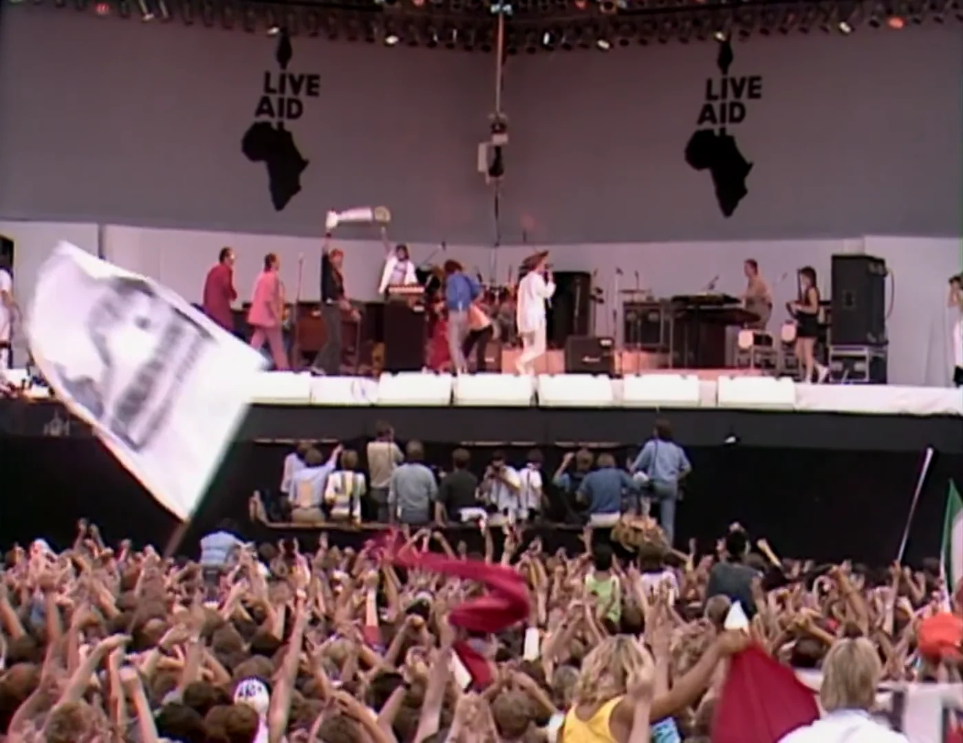 Dire Straits - Money For Nothing (with Sting) (Live Aid - 1985) on Vimeo