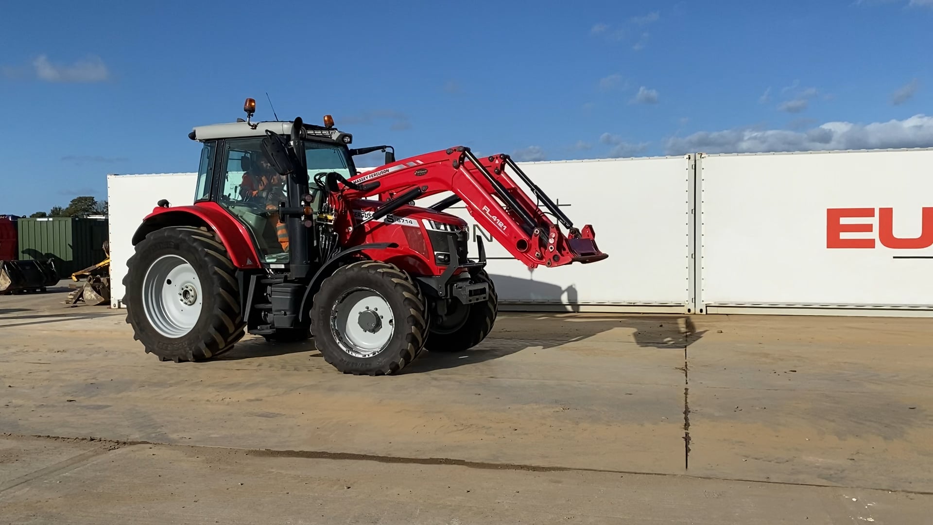 Massey Ferguson 6714S - Leeds October 22 on Vimeo