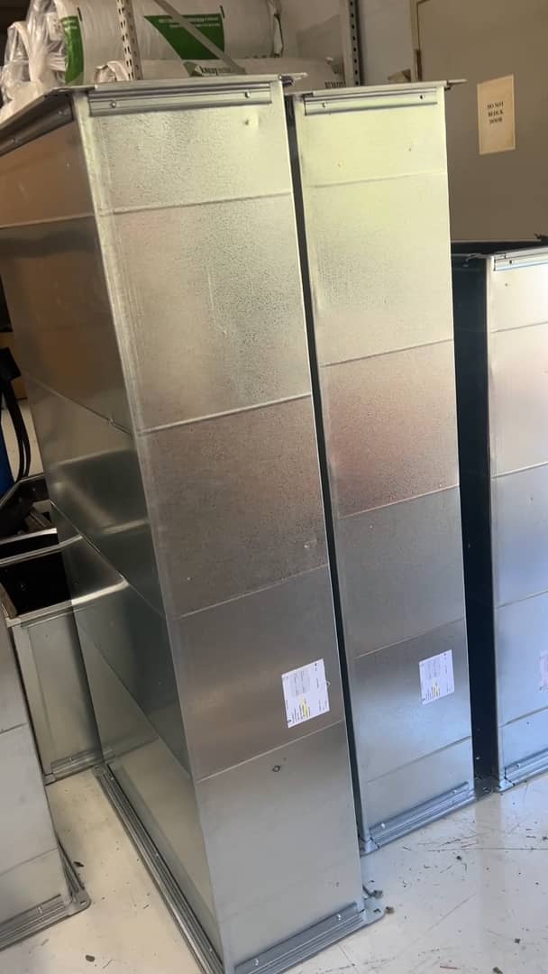 Ductmate J Flange and J Corner on lined straight duct on Vimeo