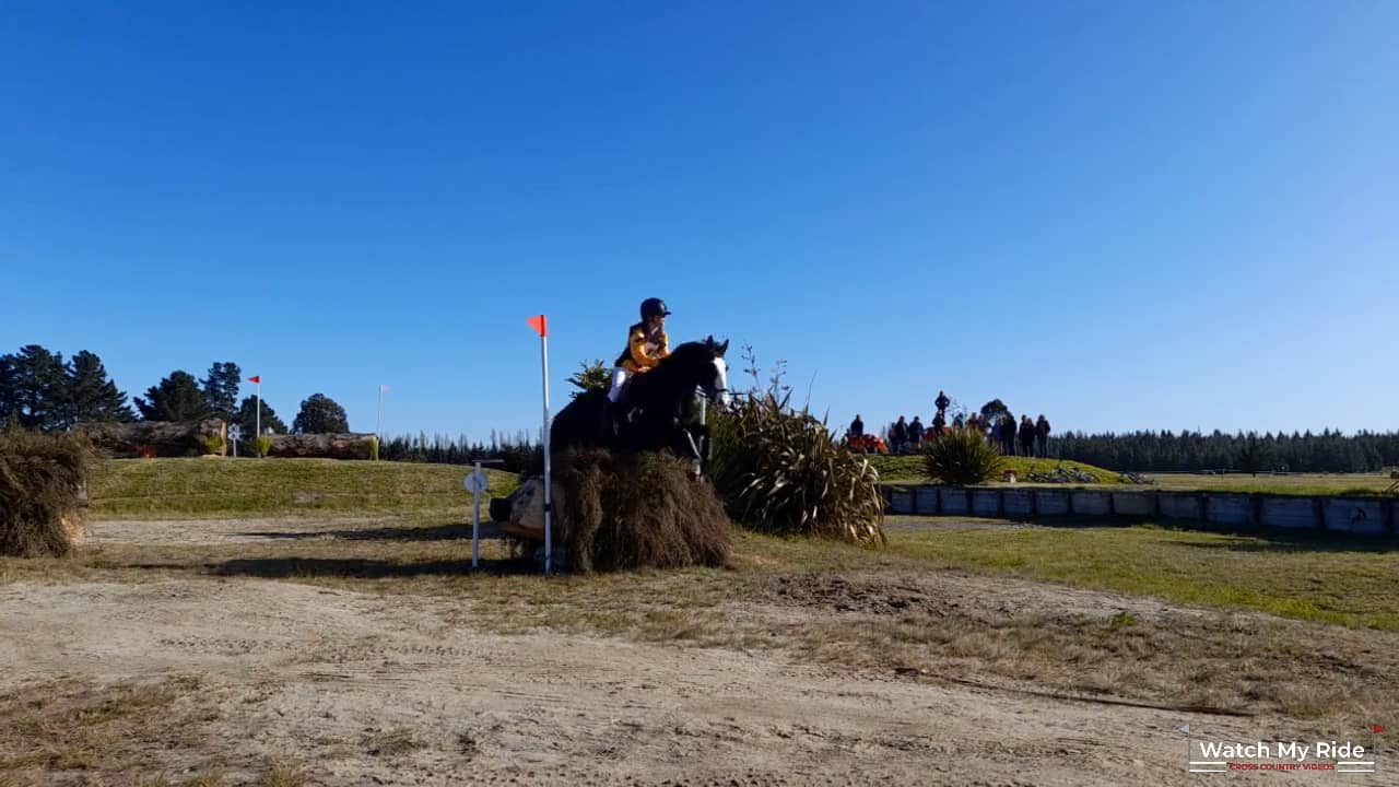 Lucy Drake riding Smok n Aces 11 80cm Springston Trophy 2022 on Vimeo