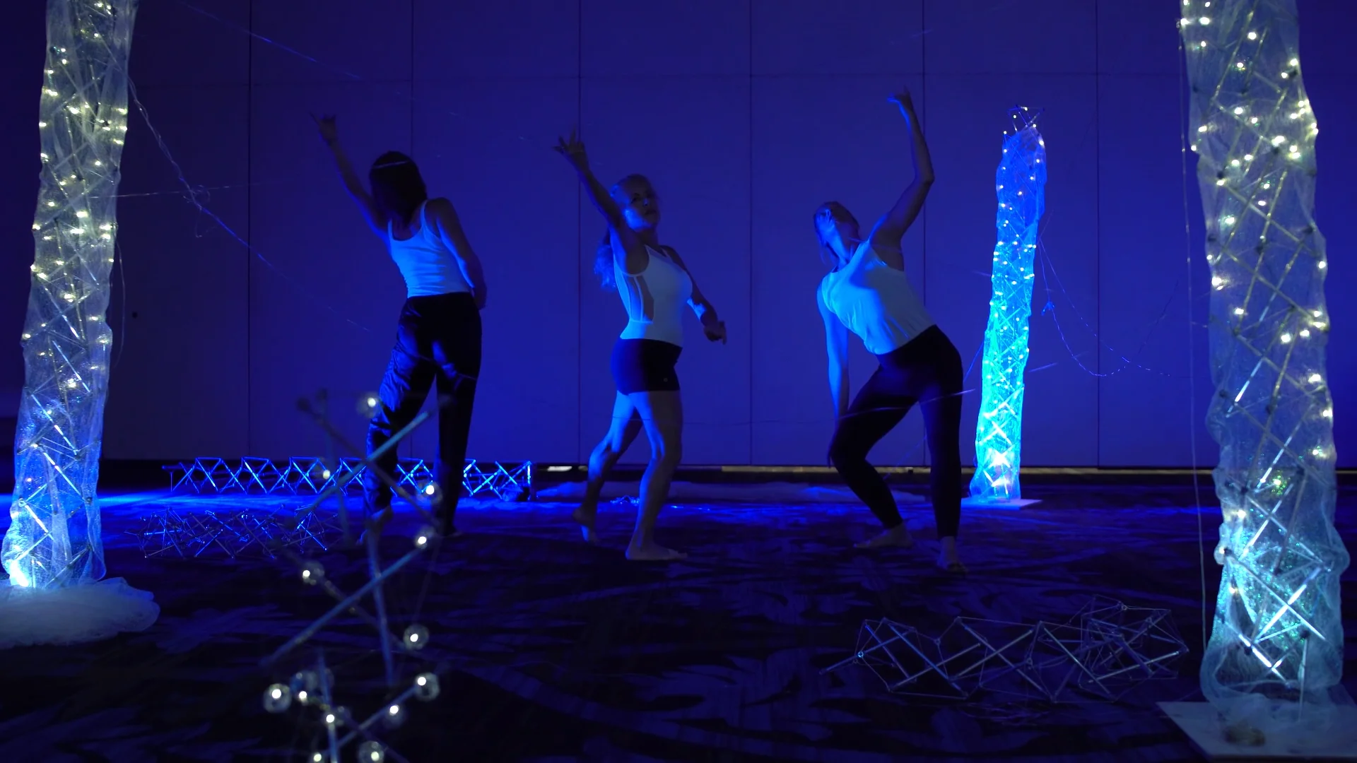 Fascia Illuminated -by May Kesler -Dance of fascia and tensegrity on Vimeo