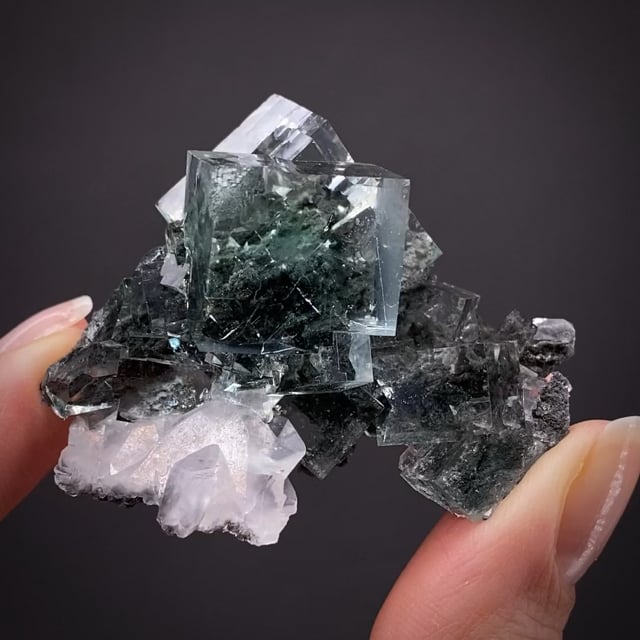 Fluorite - V22-1372 - Xianghualing mine - China Mineral Specimen
